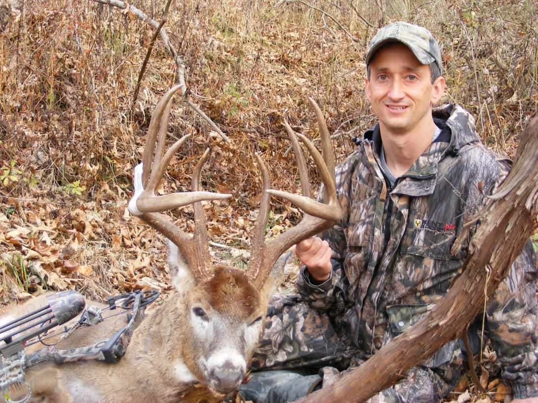 Trophy Hunter vs. Deer Hunter | Heartland Lodge