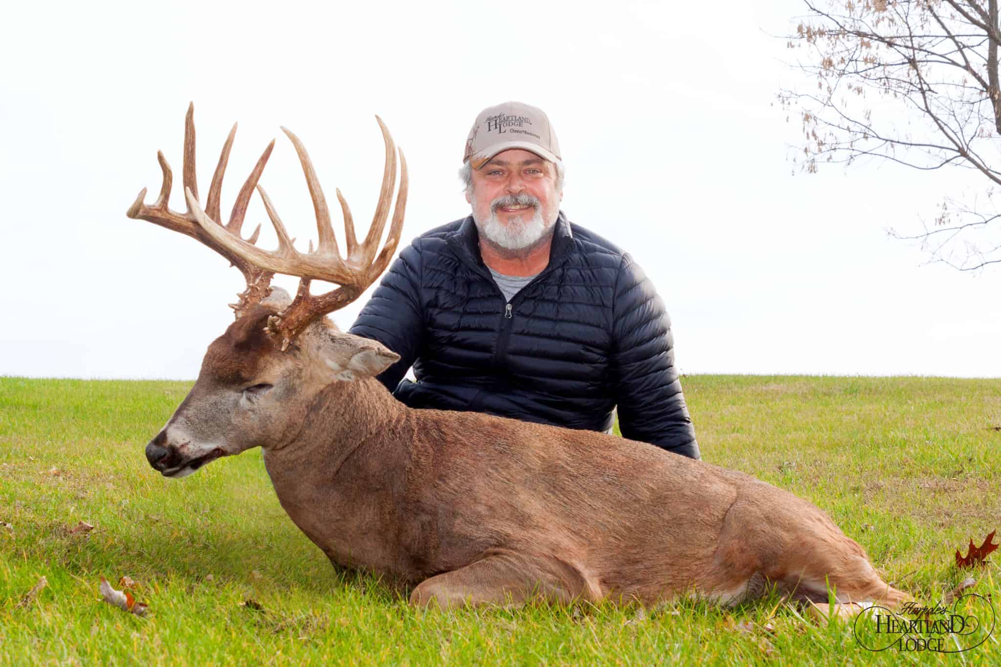 194" Whitetail - Illinois Buck of a Lifetime! | Heartland Lodge