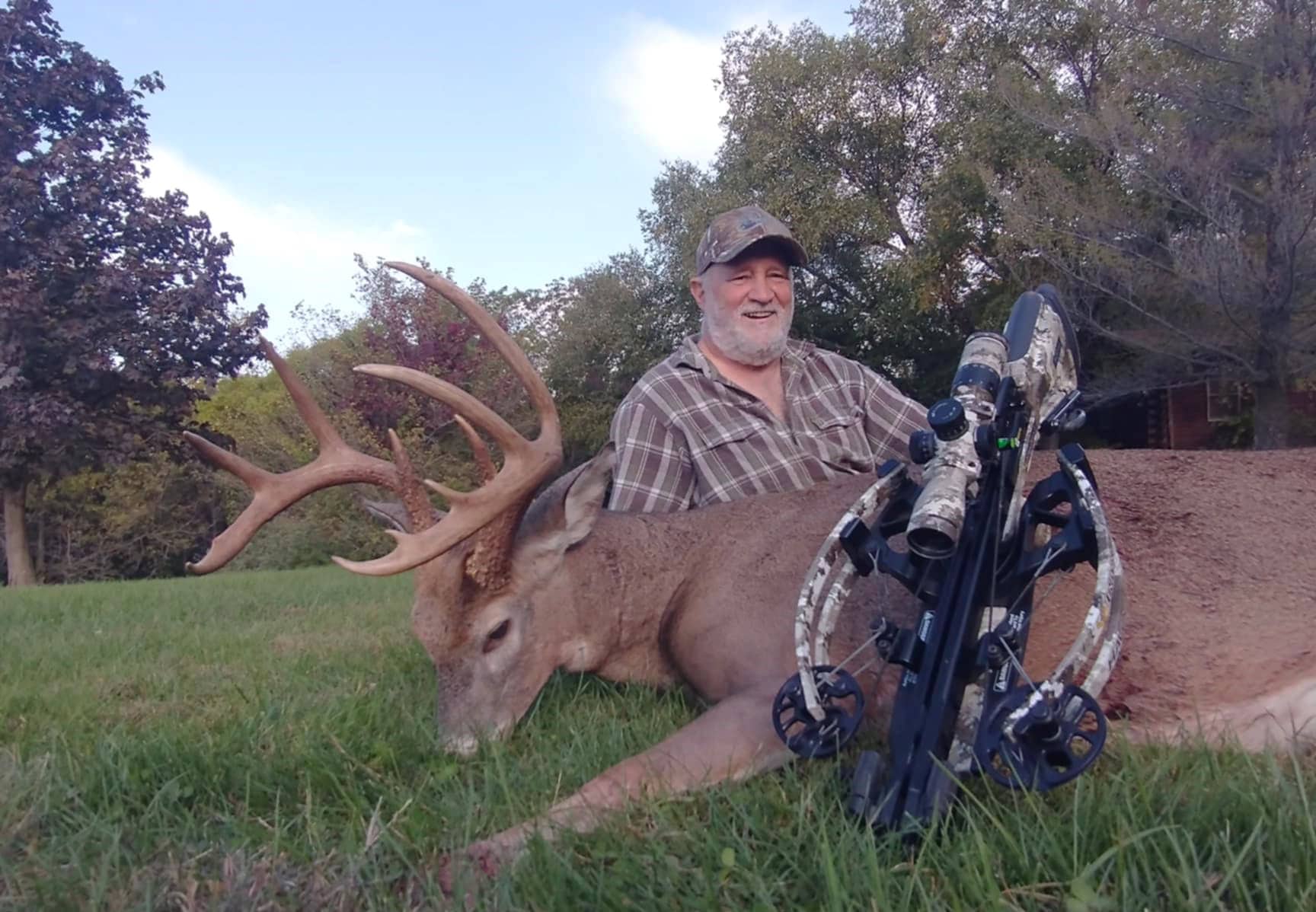 Early Season Whitetail Hunting | Heartland Lodge